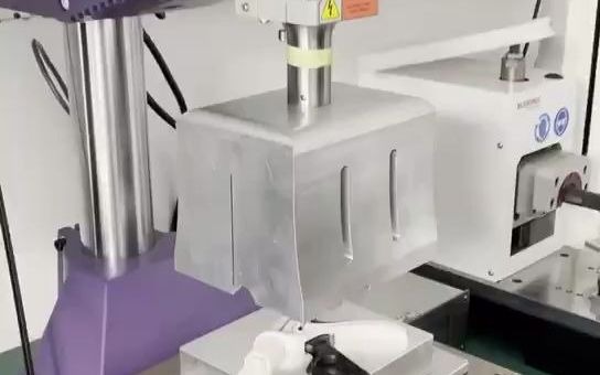 一次性腔镜切割吻合器超声波焊接机