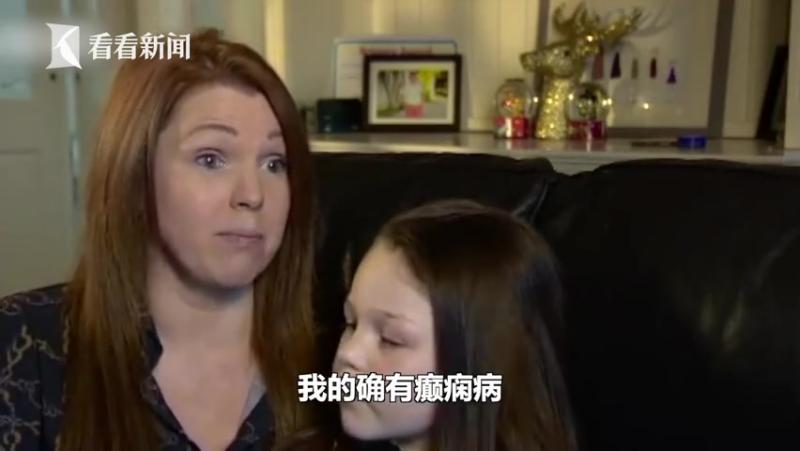 ...然后模仿在网上看过的视频实施心肺复苏,最终拨打急救电话将妈妈送...