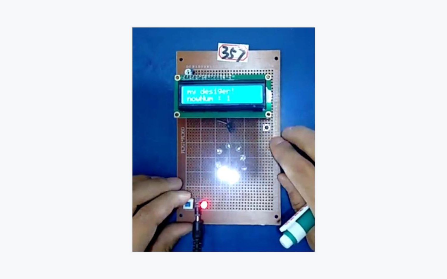 基于51单片机的智能LED电子幸运转盘灯电路模拟转盘式猜奖器设计-...
