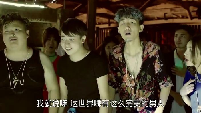 美女不小心把校草头发薅下,小伙神补刀,世界哪有这么完美的男人