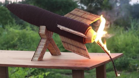 用10万根火柴制作火箭模型,点燃后会怎样?网友:和真的一样啊