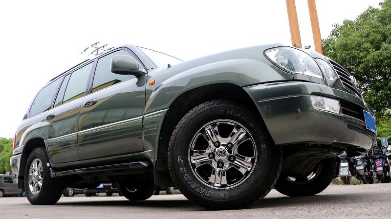 雷克萨斯lx470拉丝轮毂边缘划伤腐蚀修复改电镀黑