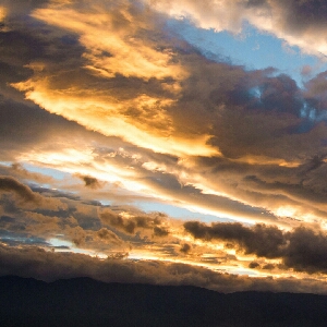 一个吊字贯穿平身 