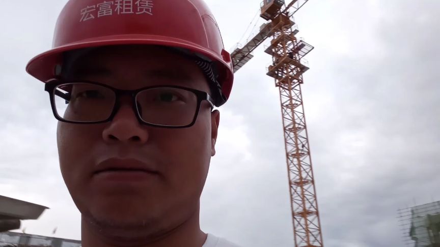 塔吊是怎么一节一节升高的?今天现场带大家看看,原来是这样啊!