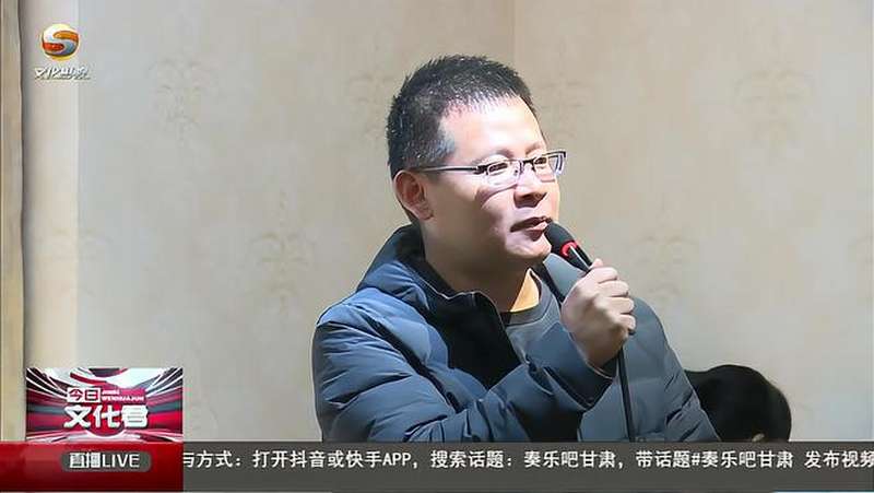 “世界艾滋病日”宣传进校园进社区