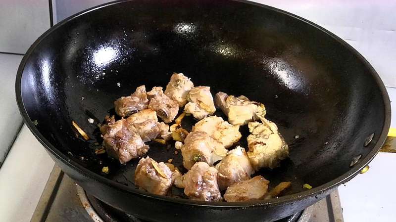 这才是排骨最好吃的做法,做法简单一看就会,上桌就被抢吃光!