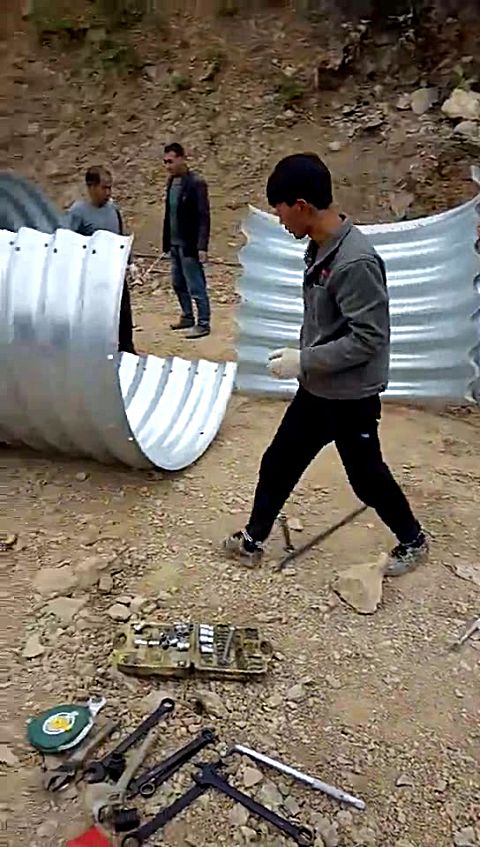 衡水贝尔克直径1.5米对拼接波纹涵管的安装工艺视频