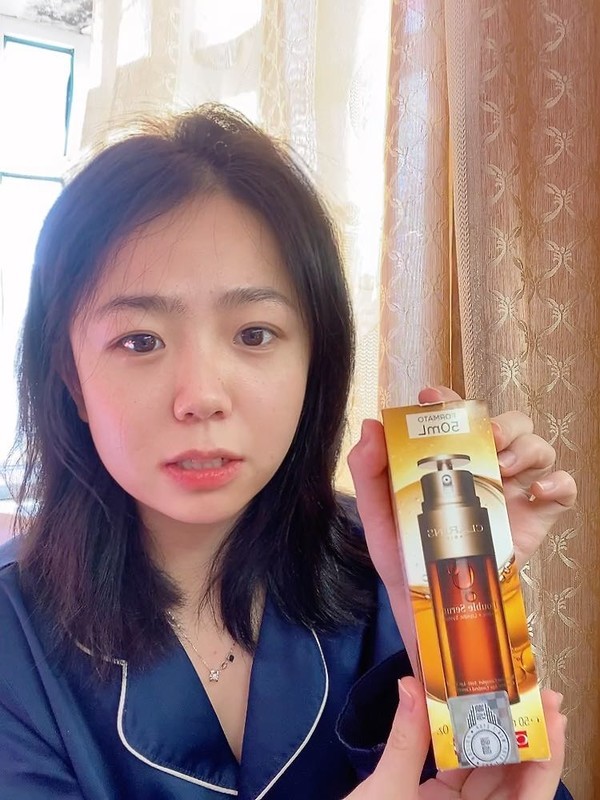 娇韵诗双萃精华就是女孩子们必备的新年好物