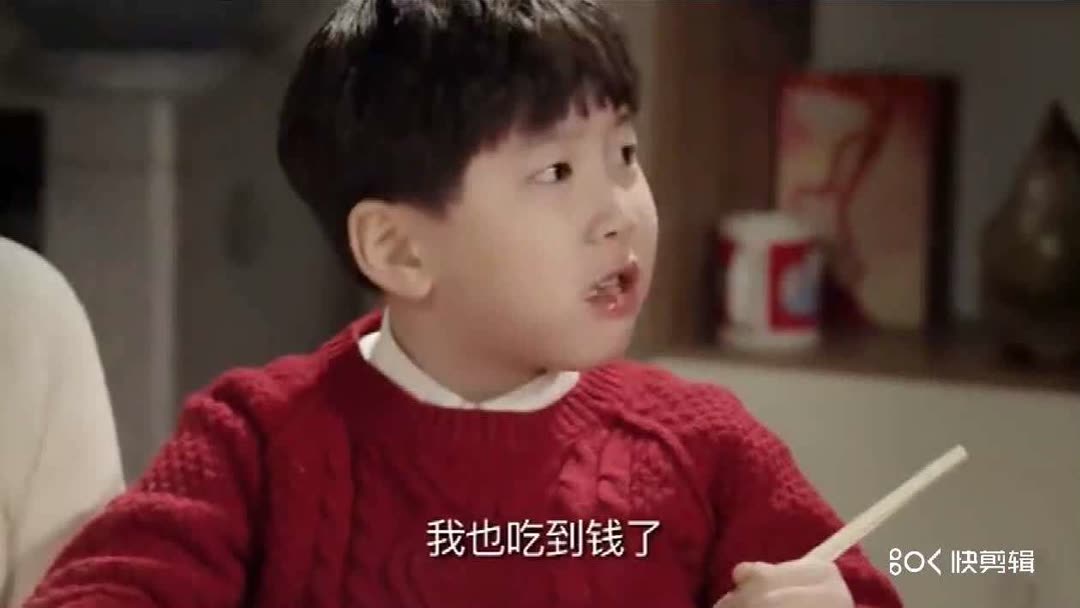 全家一起吃年夜饭,桂芳为还做了十二生肖的饺子!