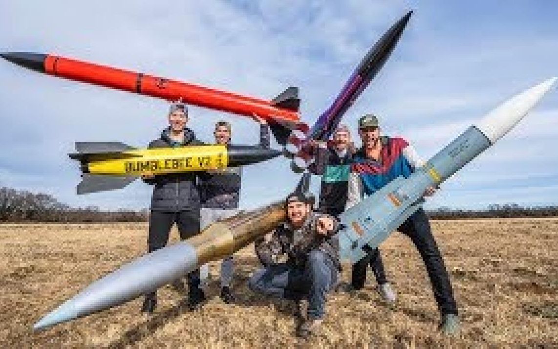 老外真会玩.火箭模型射高比赛