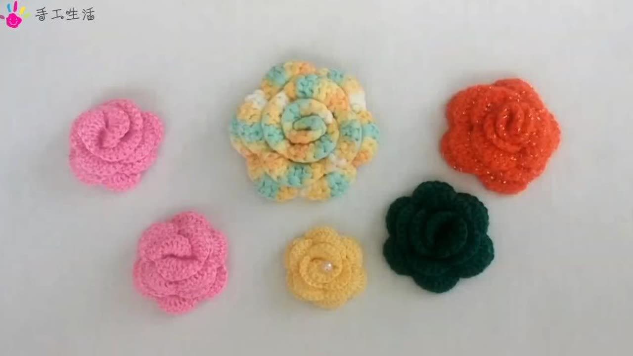 钩针编织毛线装饰花朵,栩栩如生,非常漂亮
