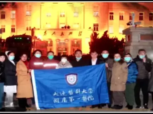 向抗击武汉疫情的医护人员致敬.mov