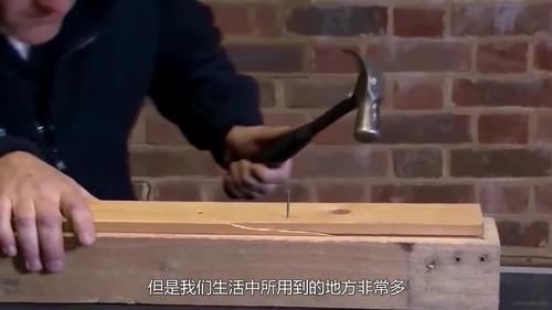 外国人研制出不伤手锤子,钉钉子就像开机关枪,再也不怕敲到手了!