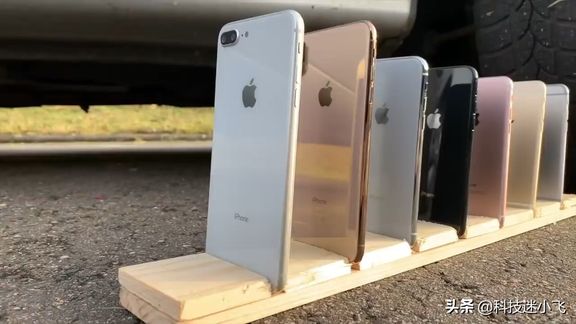 iPhone vs Samsung 暴力测试