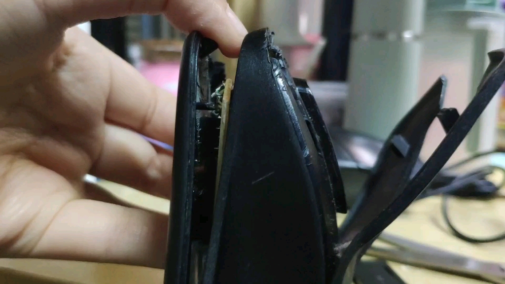 因为好奇硬拆鼠标(●'◡'●)