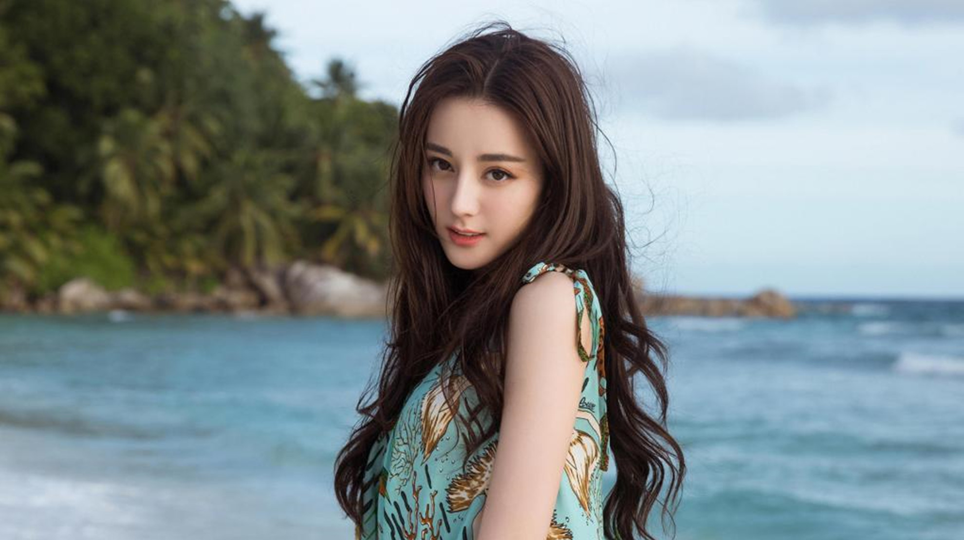 女明星撒娇集锦,杨紫在线卖萌,热巴小奶音让台下男生们欢呼