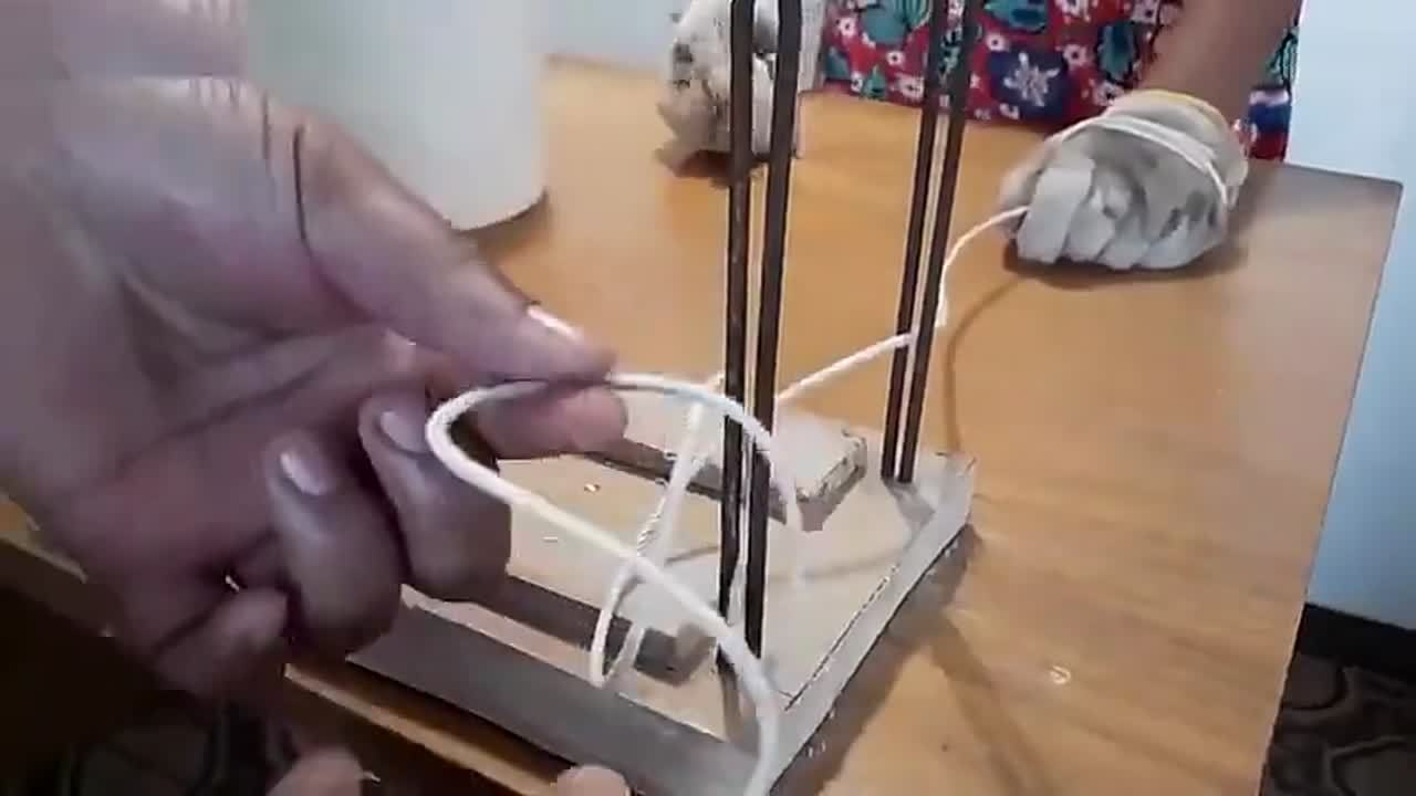 切割玻璃瓶原来如此简单,不用火不用电,一根线快速搞定