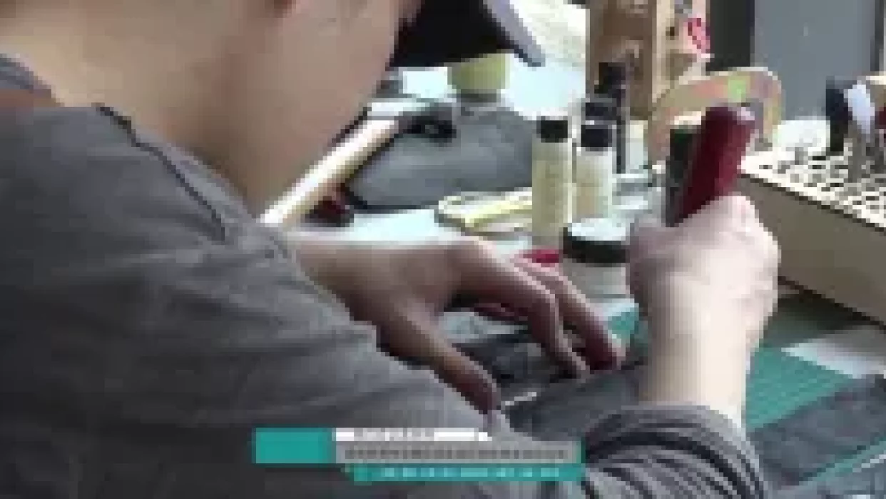 皮带打孔封边
