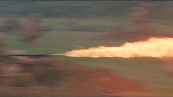 用火焰喷射器消灭小日本鬼子,看着就过瘾!