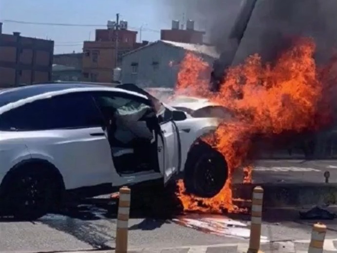 30秒丨林志颖车祸受伤已送医 院方称傍晚其家人或对外说明