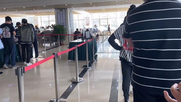 疫情之后单位食堂,第一天开放堂食,2元午餐看看都能吃到啥?