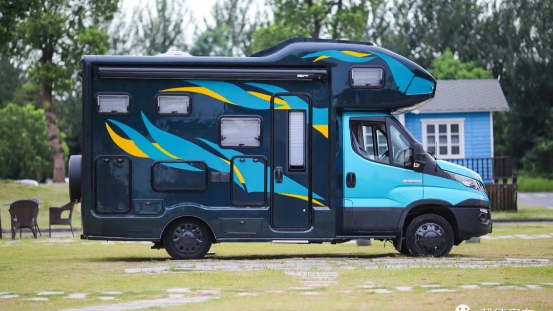 戴德E途依维柯双拓展房车,价值两百多万的房车