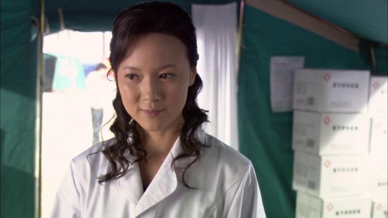 前夫找医生妻子想复合,妻子私仇给他打针,针管吓死人