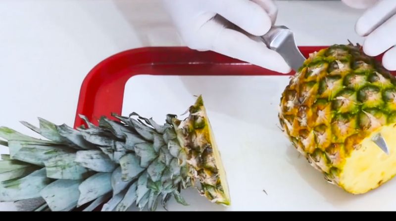 凤梨的新切法,方法简单,成品漂亮,一点果肉都不浪费