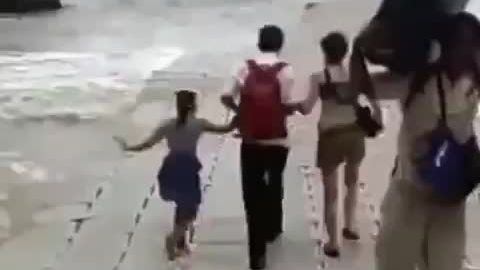 全世界第一座海浪桥已完工,你敢走吗