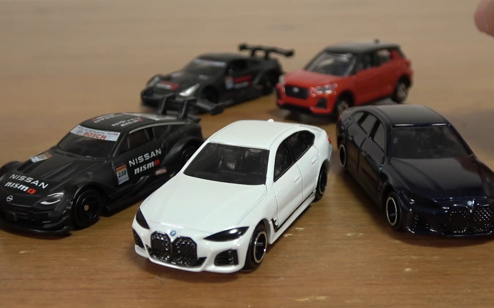 大嘴宝马电车登场!2022年11月多美卡新车开箱