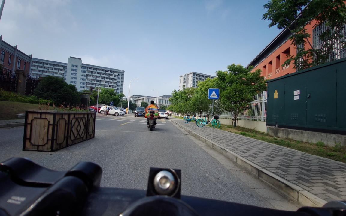 油价太离谱,不如骑自行车上班