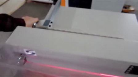 凯盛相册设备450电动切纸机操作视频
