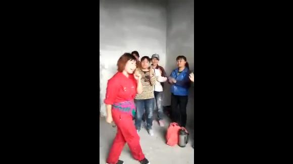 五一快到了,让我们领略劳动者的快乐生活