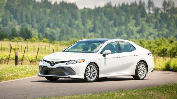 新款凯美瑞到底值得买吗?老司机详细分析优点、缺点,搞明白了