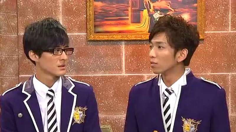 新生大闹校长办公室,无视校长存在,简直太胡闹了