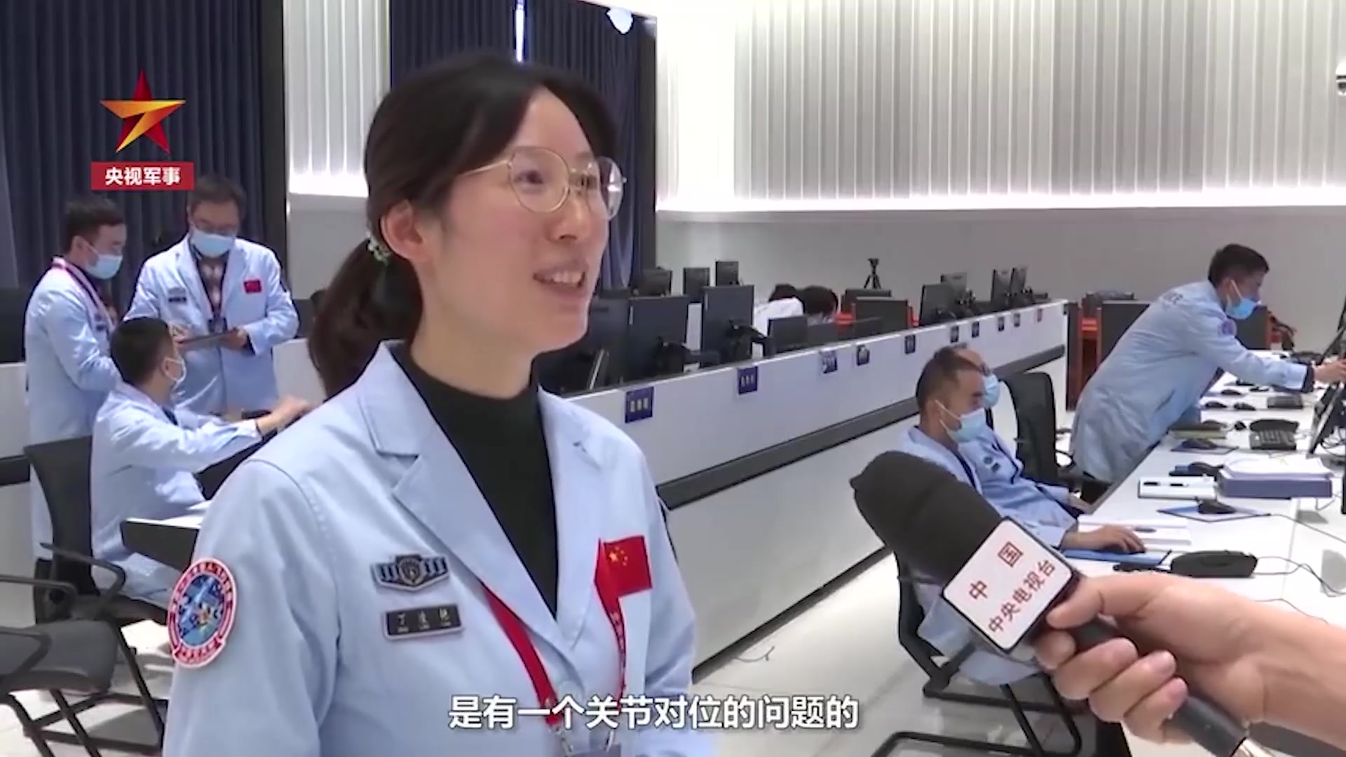 航天员舱外服上新!舱外服C首次亮相,颜色是国旗上星星的颜色