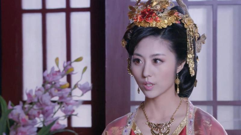神医传奇:宫女和美女打架,竟然是为了小伙,真是太愚蠢了