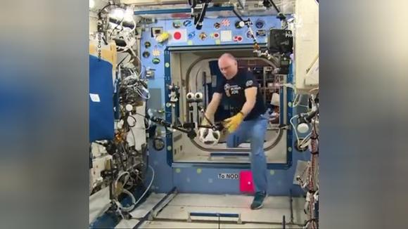 俄罗斯世界杯开幕战的这个足球,上场前它在太空已经被踢了一场