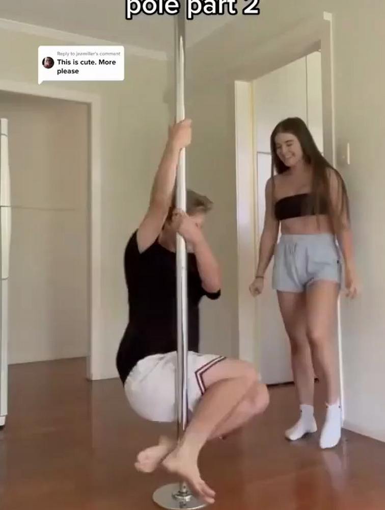 双人混合钢管舞,美女在线教学,你会喜欢吗