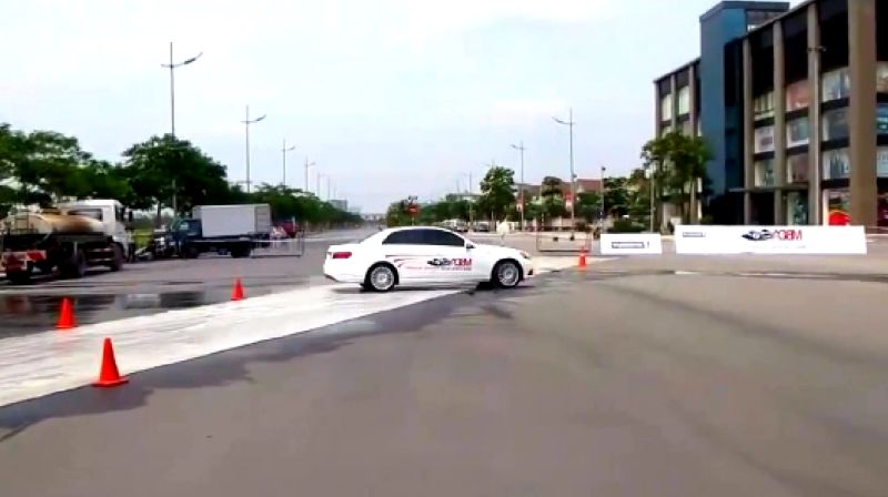 汽车ESP重要吗?奔驰做了一个测试,瞬间明白了