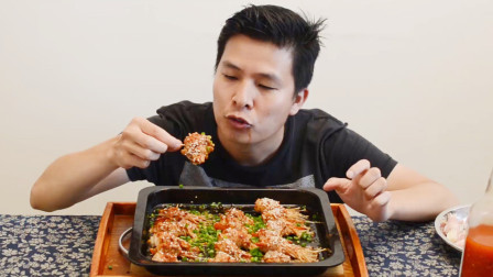 小伙用烤箱做五花肉卷金针菇,下酒的好菜,好吃得嘴都停不了