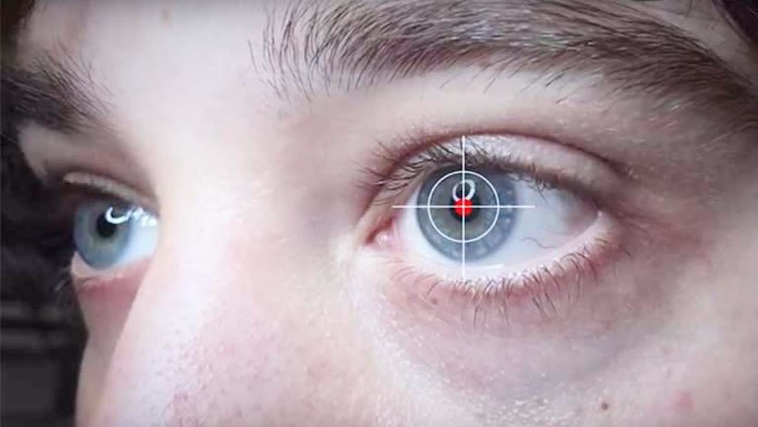 最先进的电脑操控方式,动动眼球就能操作鼠标,用来打游戏怎么样