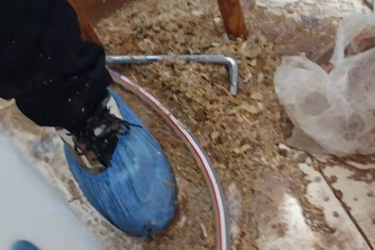 清洗老款海尔热水器