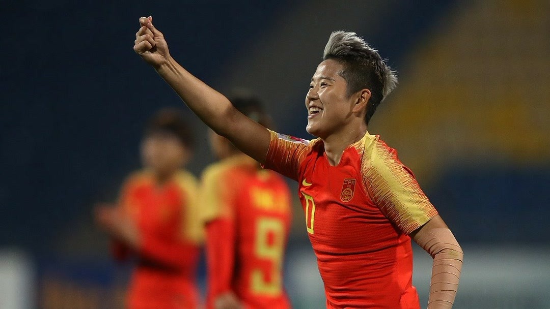 轻松备战亚洲杯半决赛 中国女足斗劲十足