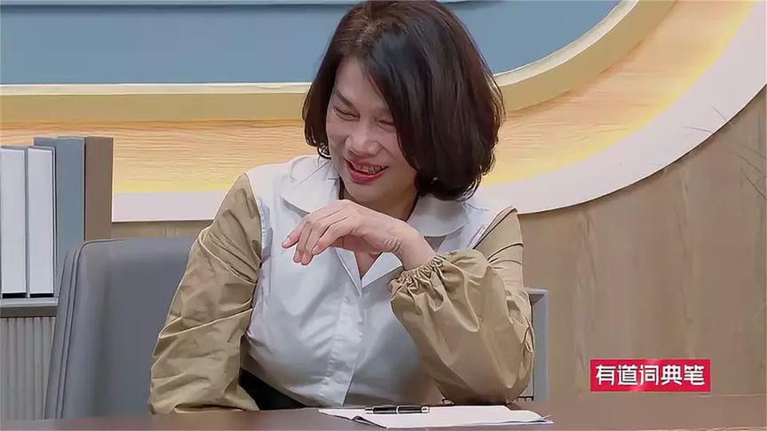 孟羽童吃的正香,突然进来一大堆人,下秒反应笑哭董明珠海涛