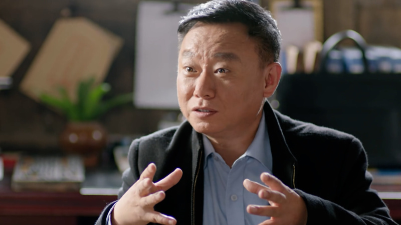 花繁叶茂:书记根据实际案例,分析当地的旅游优势,村民是否赞同