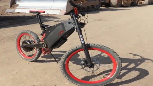 一辆电动自行车能值7万元?爱好者亲自设计,网友:有两把刷子