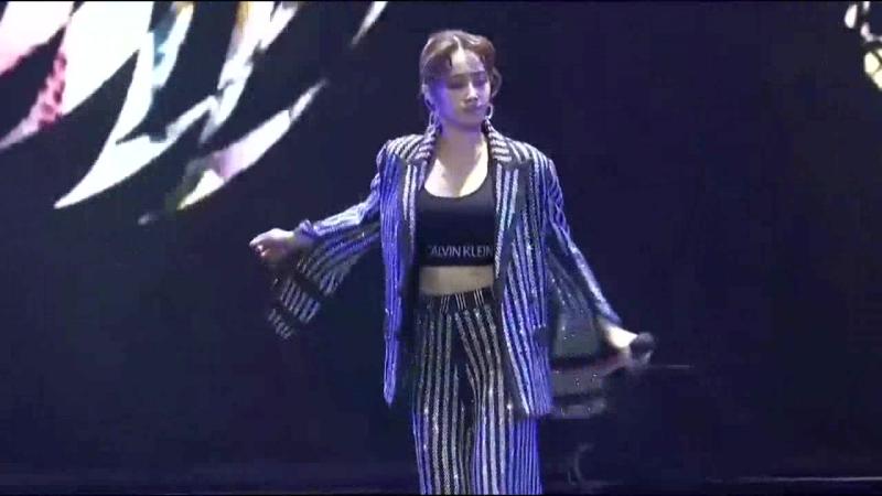 蔡依林现场一首《舞娘》当她唱完的时候,全场一片沸腾与尖叫