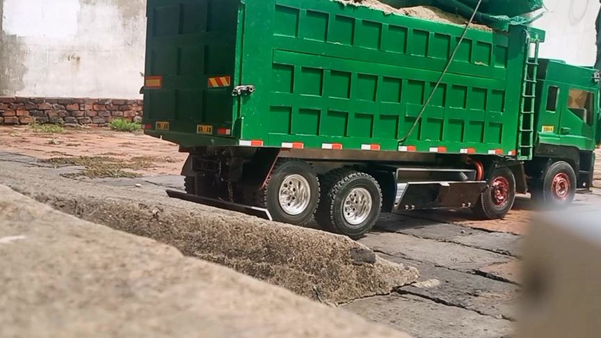 #国产卡车模型 #渣土车 #不走寻常路