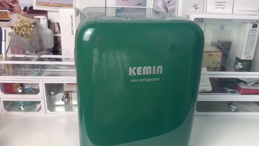 颜值在线的复古小冰箱,放面膜当零食都太可了～#车载小冰箱